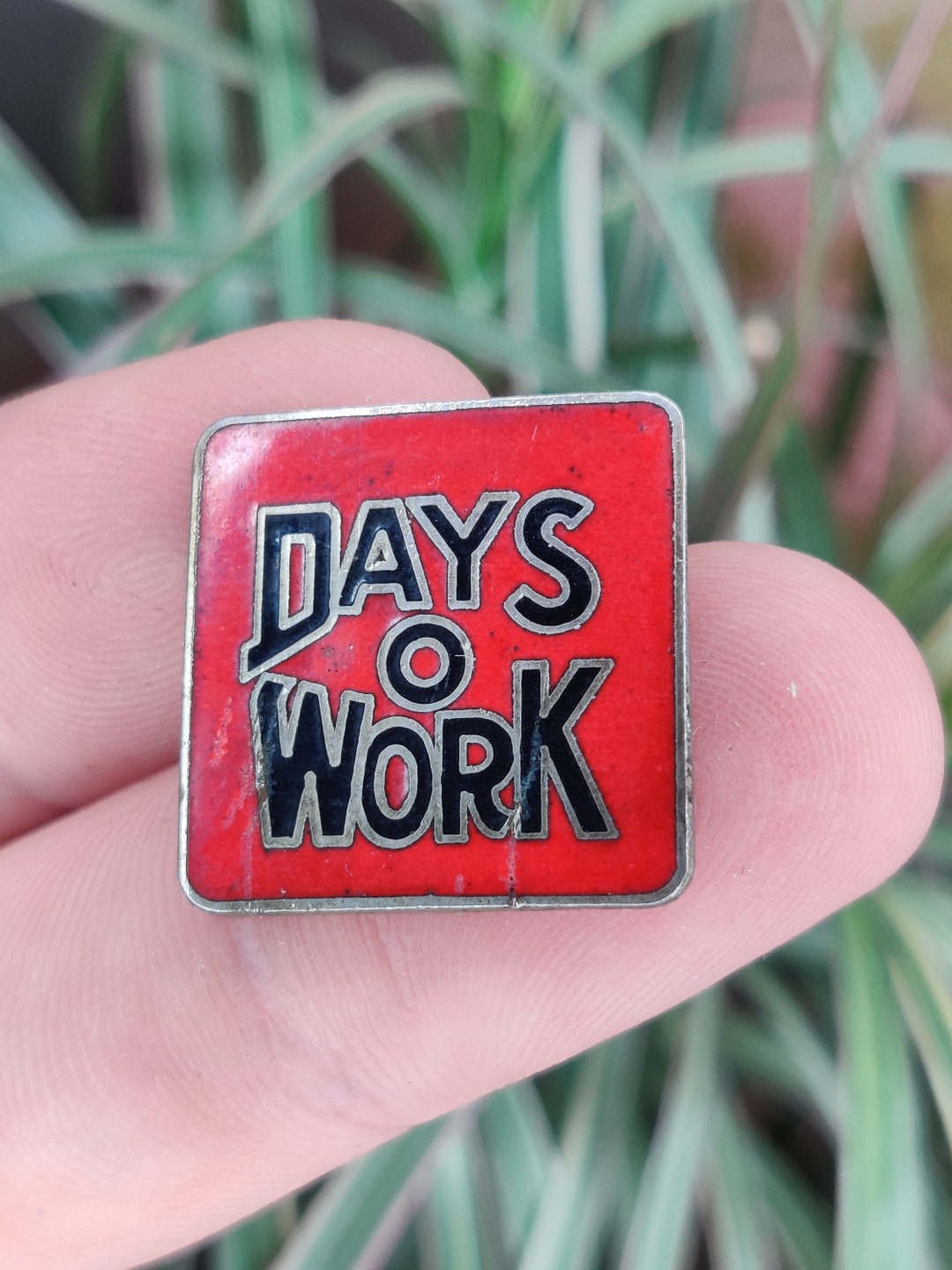 Days Work Plug Chewing Tobacco Vintage Enamel Pin Badge. Tobacciana - Etsy