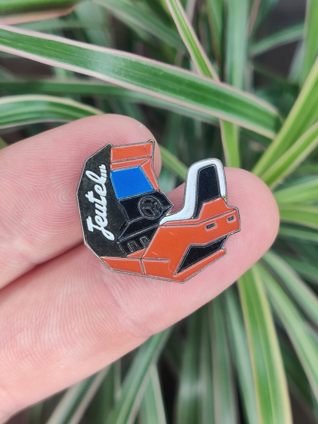 Jeutel Arcade Racing Machine Vintage Enamel Pin Badge. - Etsy