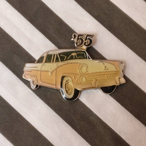 Chevrolet 55 vintage enamel pin badge. - Gem