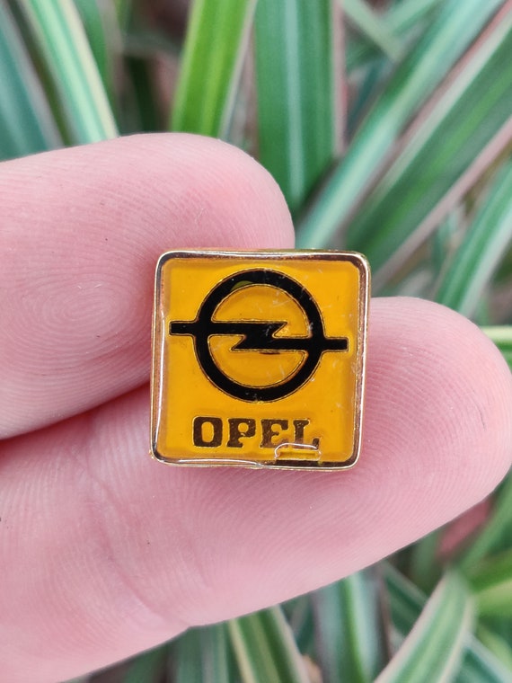 Opel car emblem vintage enamel lapel pin badge. - Gem