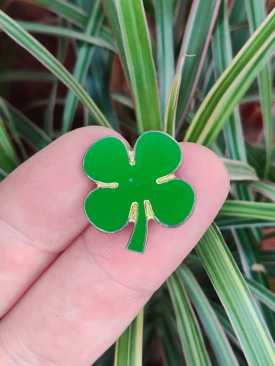 Four Leaf Clover Vintage Enamel Lapel Pin Badge. Shamrock Irish Good ...