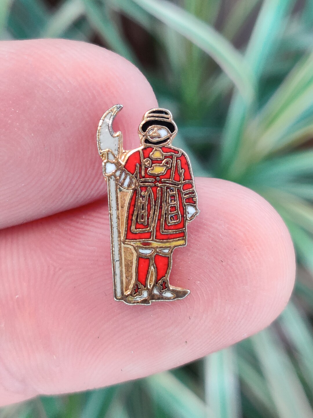 Beefeater Guard London, Vintage Enamel Lapel Pin Badge. - Etsy