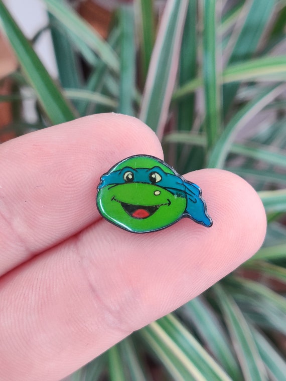 TMNT Leonardo vintage enamel pin badge. Teenage mutan… - Gem
