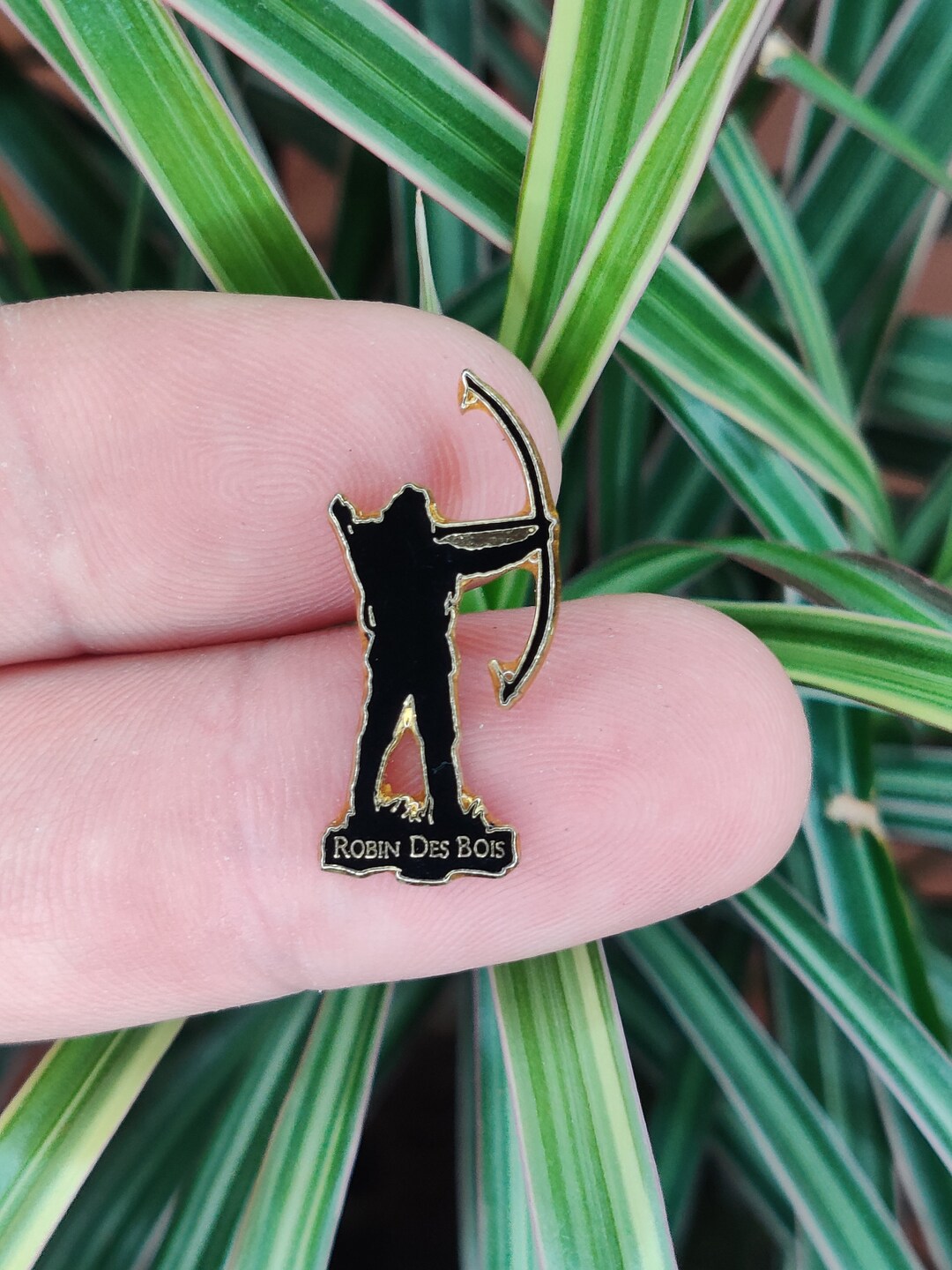 Robin Hood, Vintage Enamel Lapel Pin, Robin Des Bois. - Etsy
