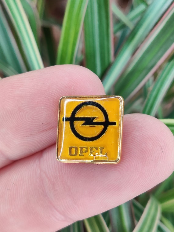 Opel car emblem vintage enamel lapel pin badge. - Gem