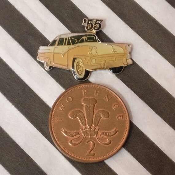 Chevrolet 55 vintage enamel pin badge. - Gem