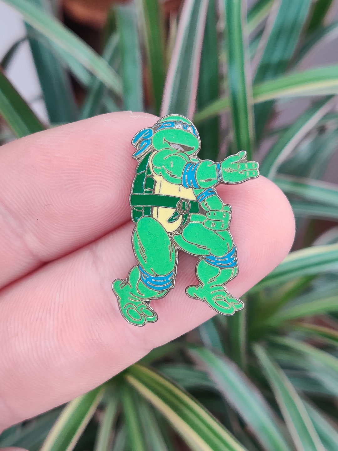 TMNT Leonardo Vintage Enamel Pin Badge. Teenage Mutant Ninja Turtles ...