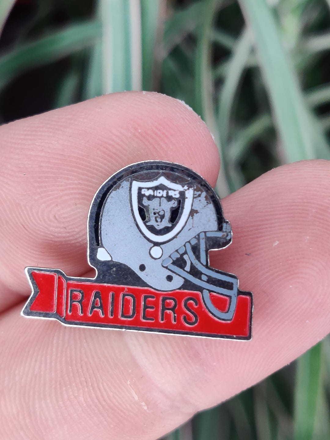 Los Angeles Raiders NFL American Football Vintage Enamel Lapel Pin ...