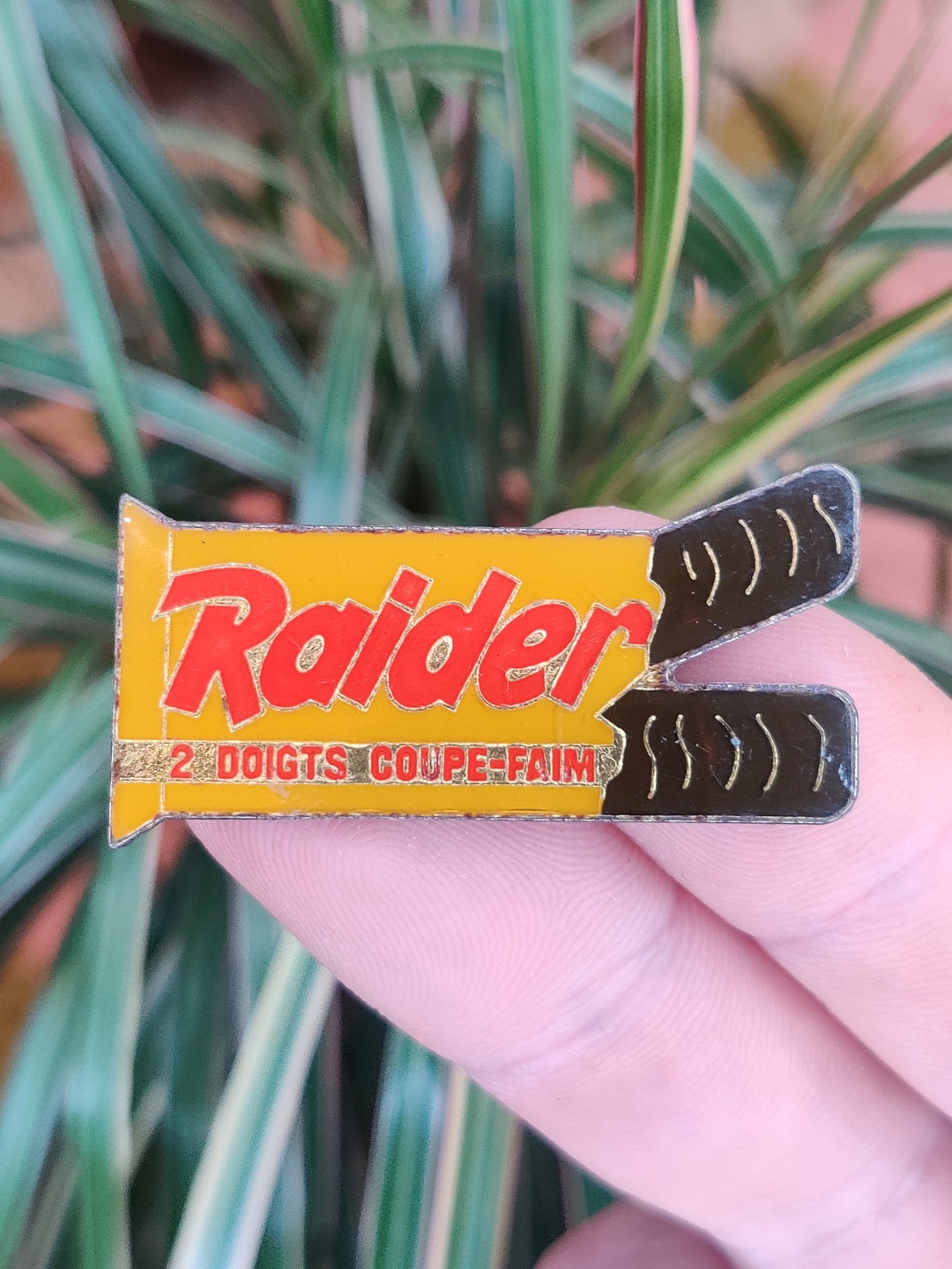 Twix Raider Vintage Enamel Lapel Pin Badge, Raider Twix Chocolate Bar ...