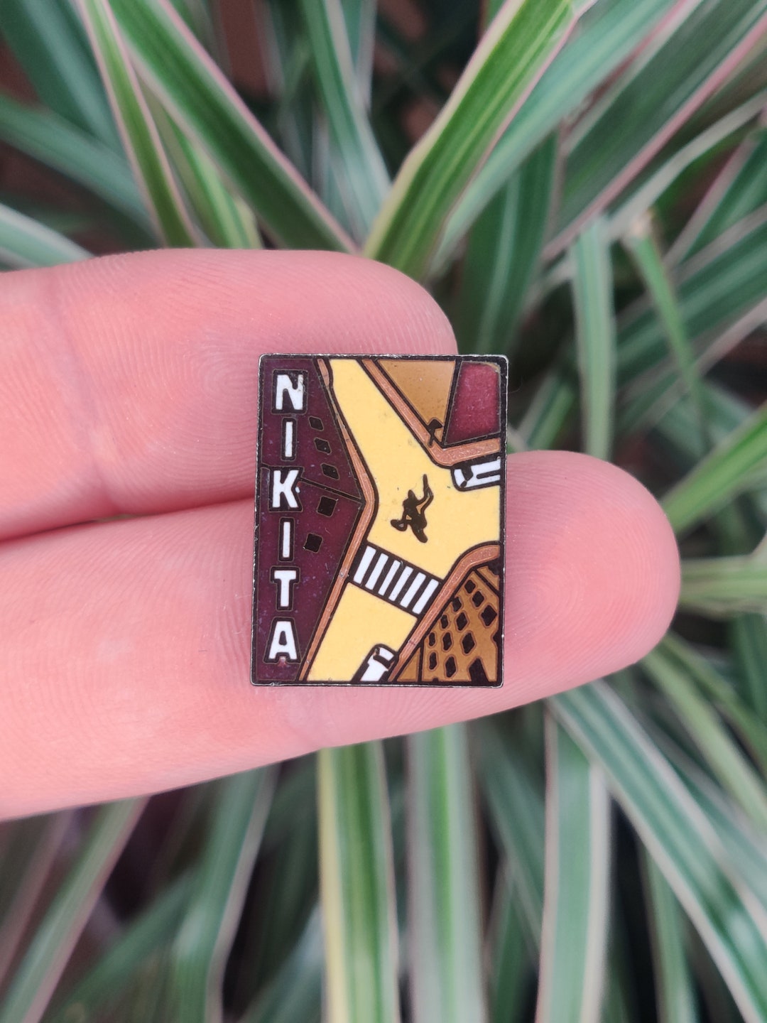 Le Femme Nikita Movie Poster Vintage Pin Badge. - Etsy