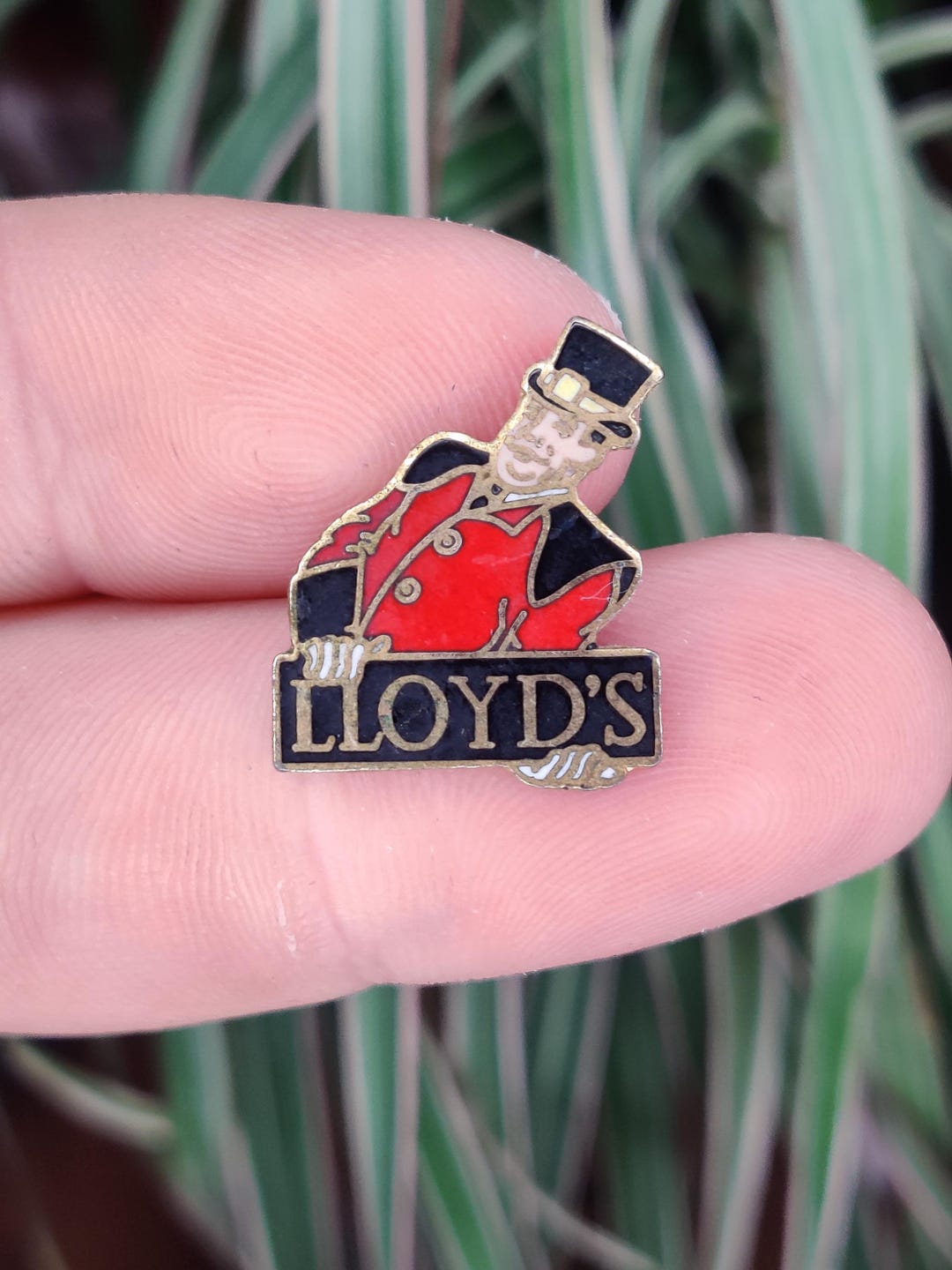 Lloyds Bank Vintage Enamel Lapel Pin Badge. - Etsy