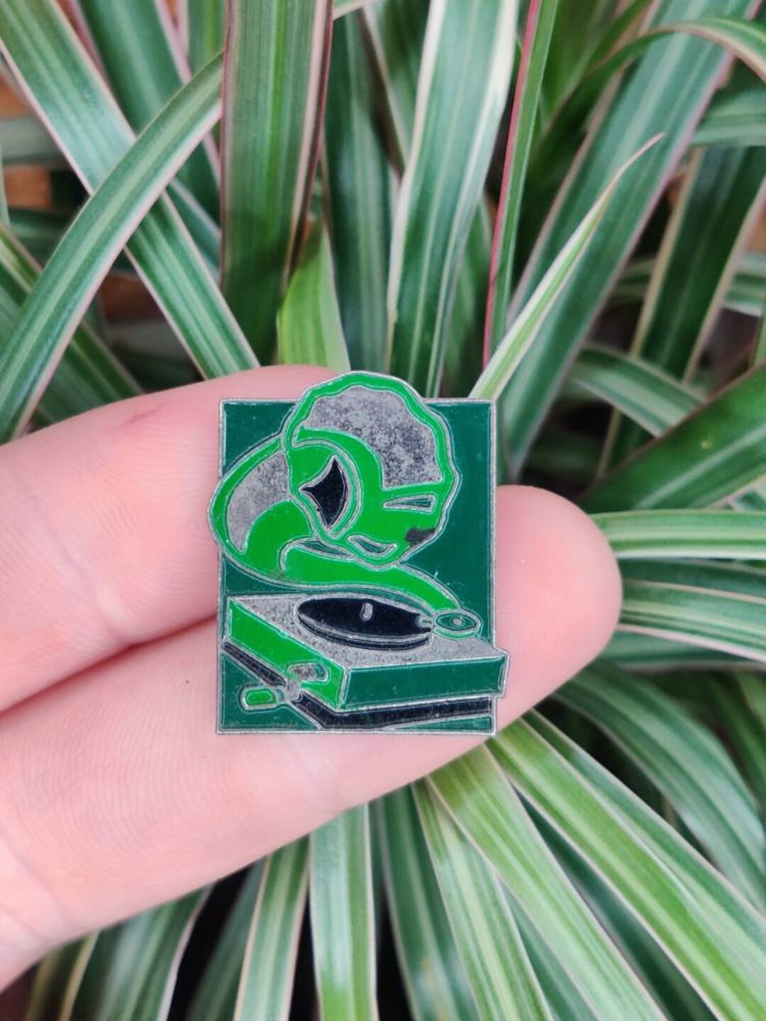 Gramophone Vintage Enamel Lapel Pin Badge, Heineken. - Etsy