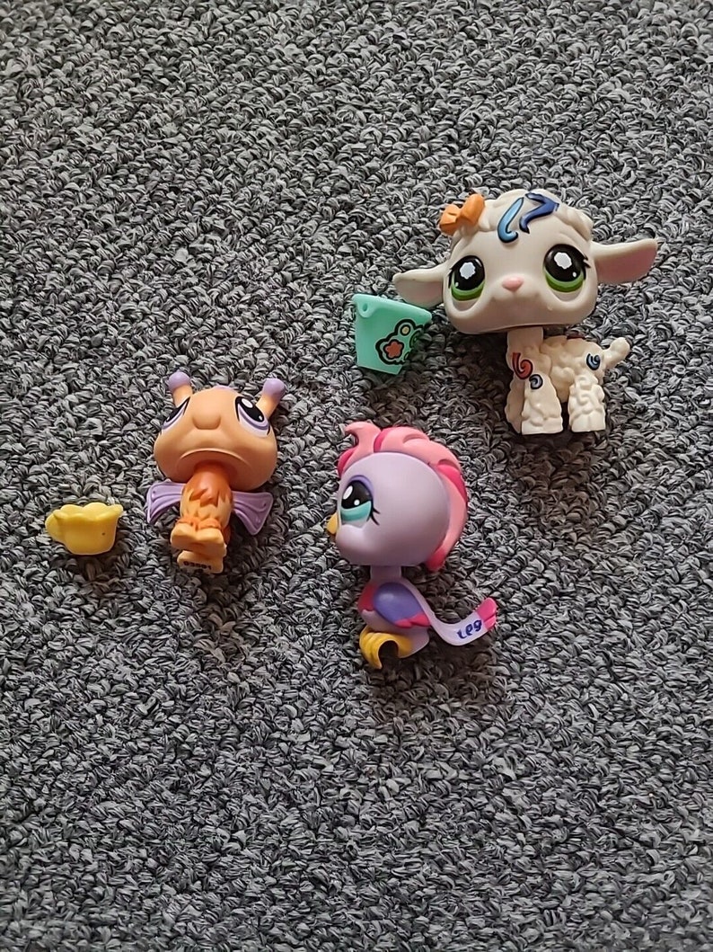 Lot of 3 Hasbro Littlest Pet Shop Figures Cockatoo Lamb Baby Bumblebee ...