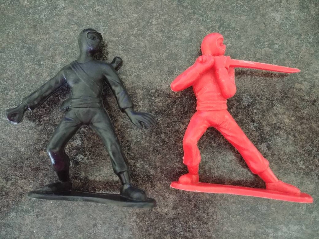 Rare Plastic Lot of 2 Army Men Red and Black Plastic Ninjas Ninja Men ...