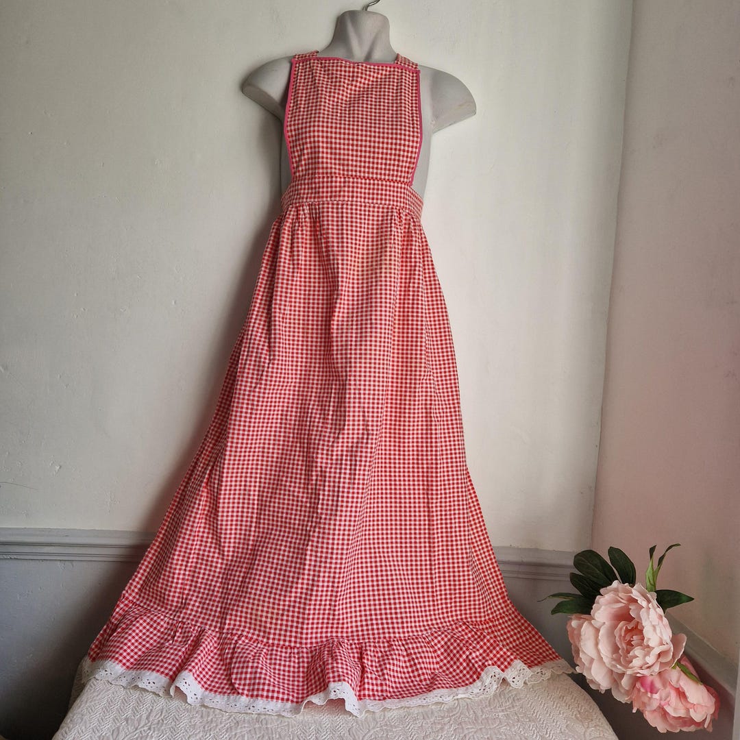 Vintage Apron in Red and White Gingham With Bib and Broderiangles Trim ...