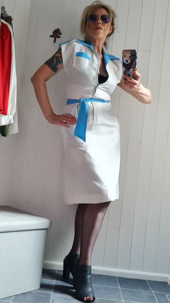 Peter Barron, London, blue and white vintage 1970s dr… - Gem