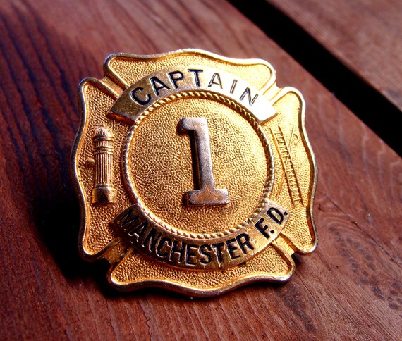 Manchester Fire Capt. Badge Vintage - Gem