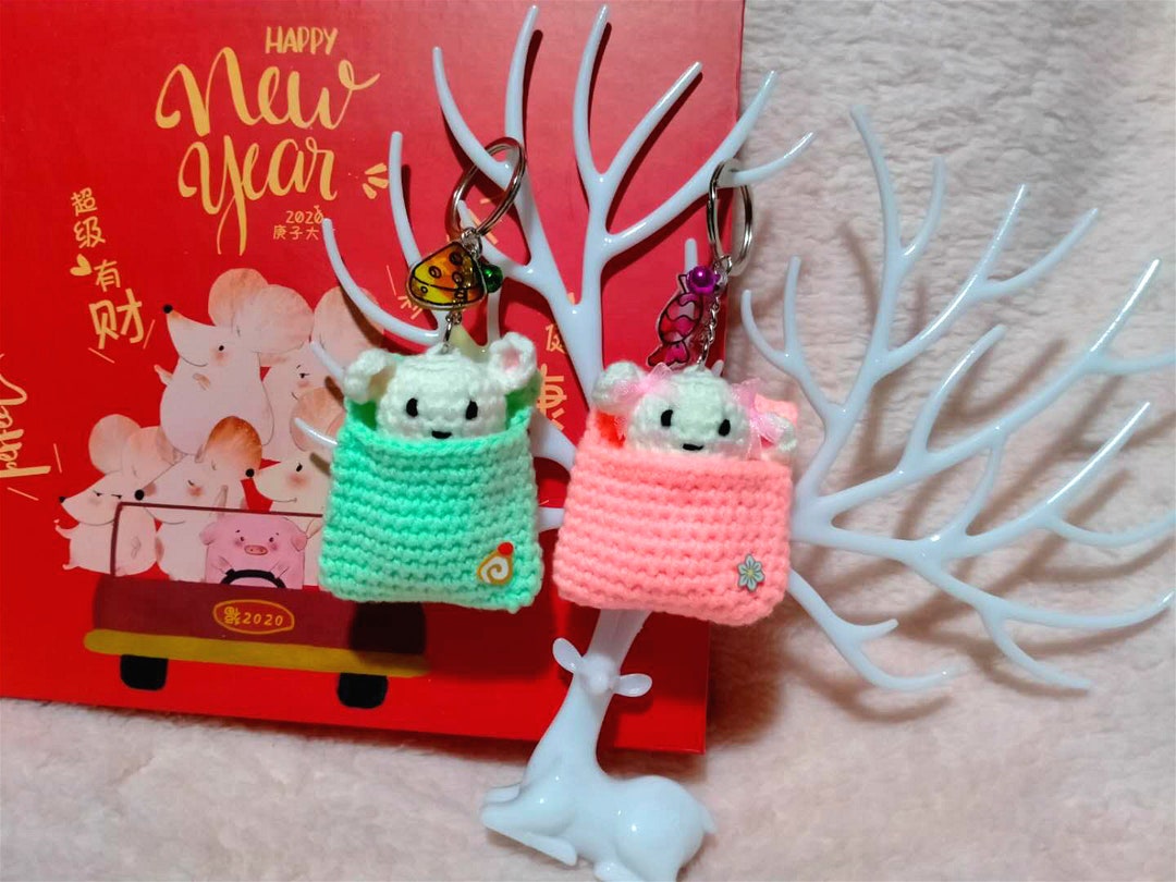 Kawaii Crochet Mouse in Pocket, Amigurumi Keychain, Mini Mouse Stuffed ...