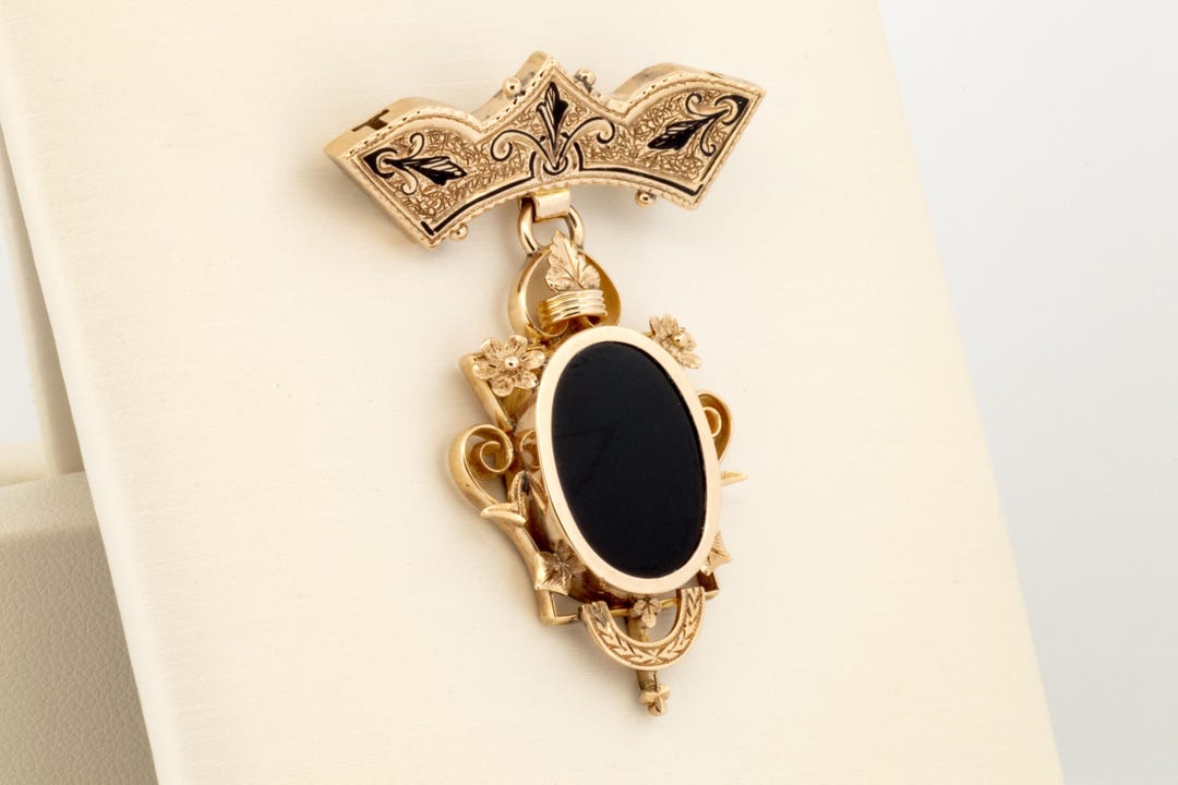 Antique Victorian 10k Gold Onyx Brooch: Hand-engraved Details - Etsy