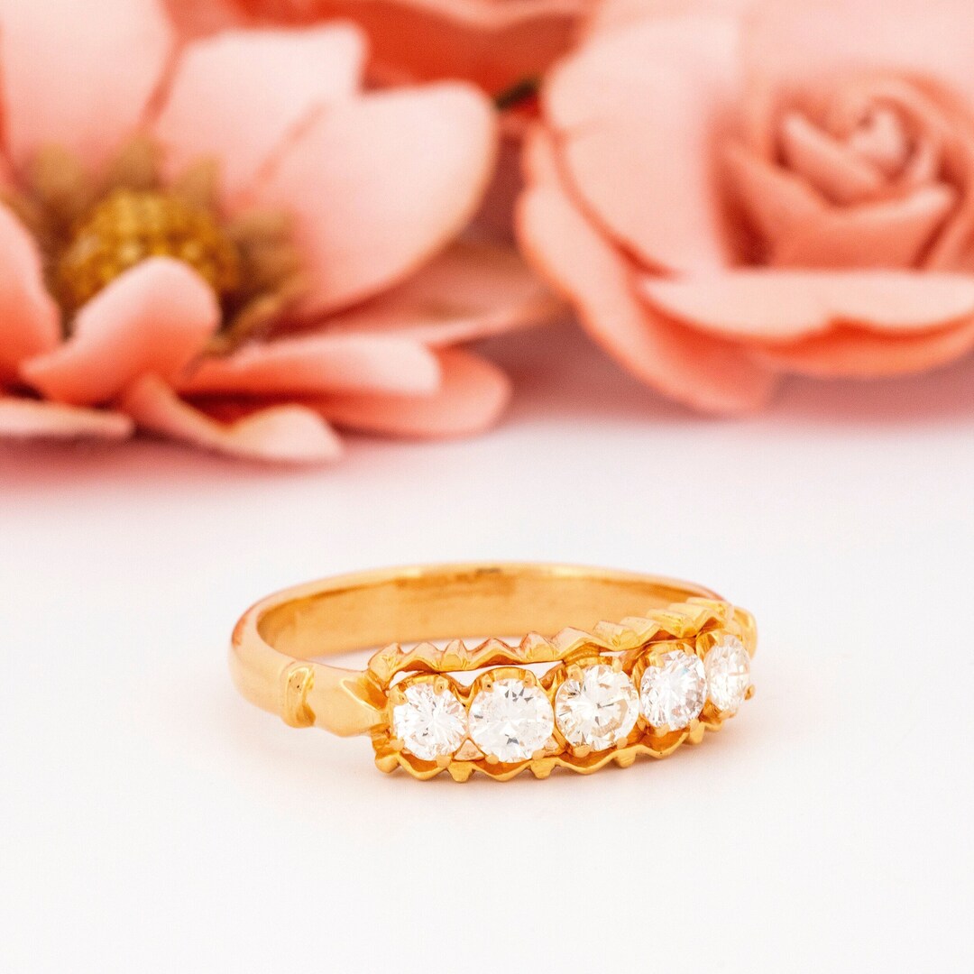 Vintage 18k Yellow Gold Five Diamond Band With Romantic Scalloped Frame ...