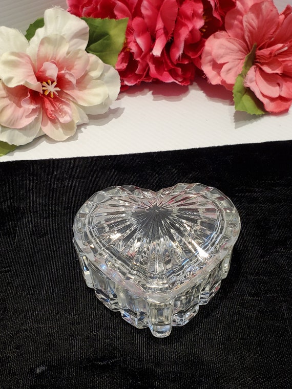 vintage glass heart box - Gem