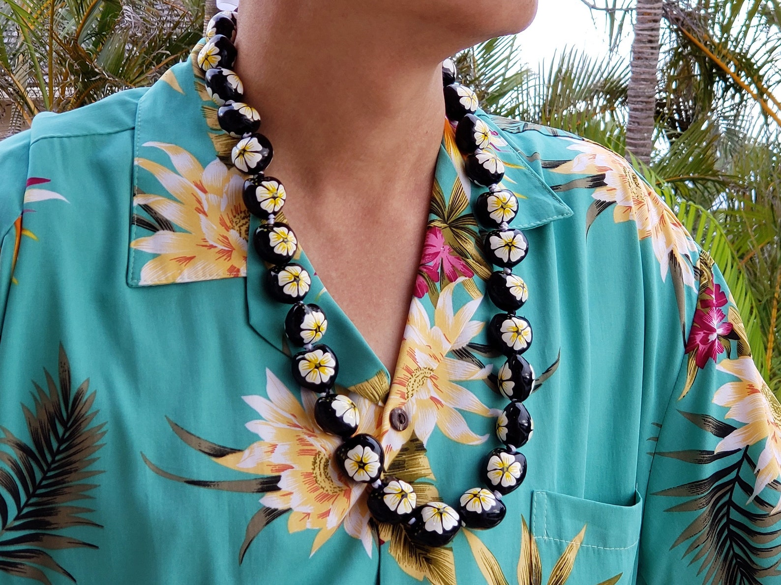 Hawaiian Kukui Nut Lei, Kukui Nut With Hand-painted Hibiscus Flower ...