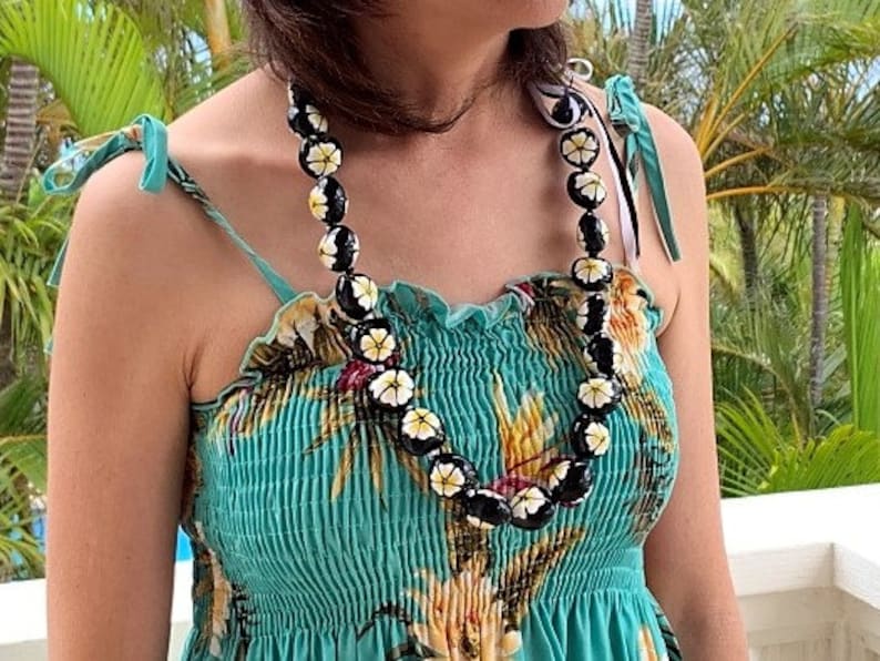 Hawaiian Kukui Nut Lei, Kukui Nut With Hand-painted Hibiscus Flower ...
