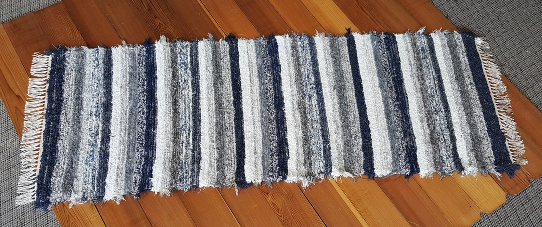 28" X 6' 3" Navy, Gray & White U. S. Hand Woven Textured Runner Rag Rug ...