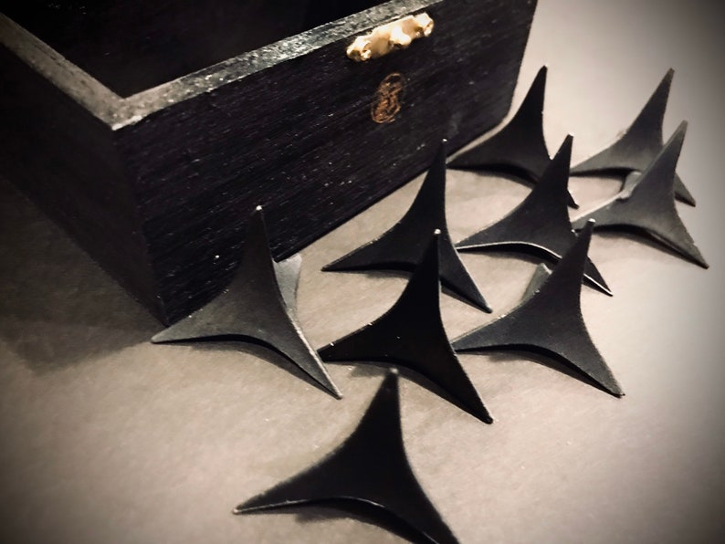 Set of 9 Japanese Makibishi 撒菱 / Tetsubishi 鉄菱 Caltrops & | Etsy