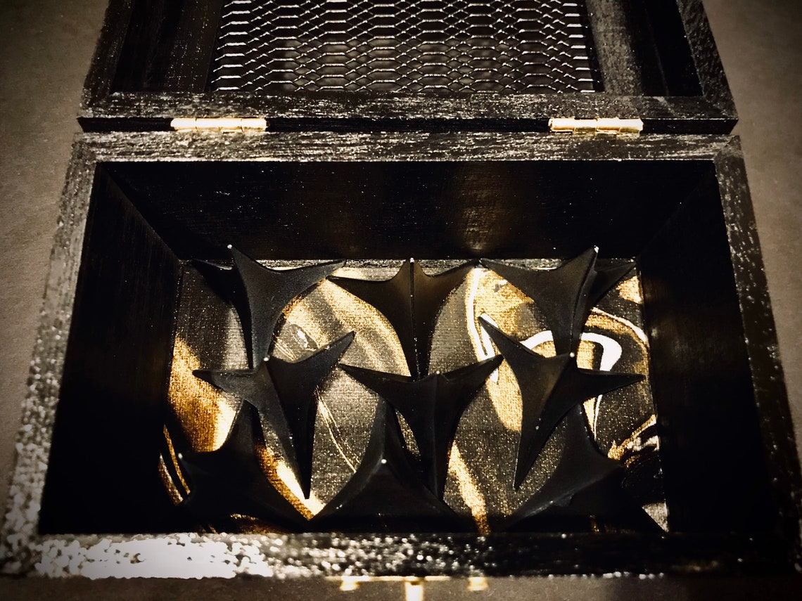 Set of 9 Japanese Makibishi 撒菱 / Tetsubishi 鉄菱 Caltrops & | Etsy