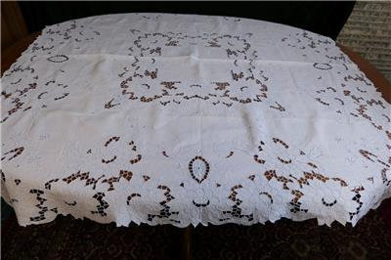 S12 Antique Handmade Linen Tablecloth W/ Lichtblaue Richelieu ...