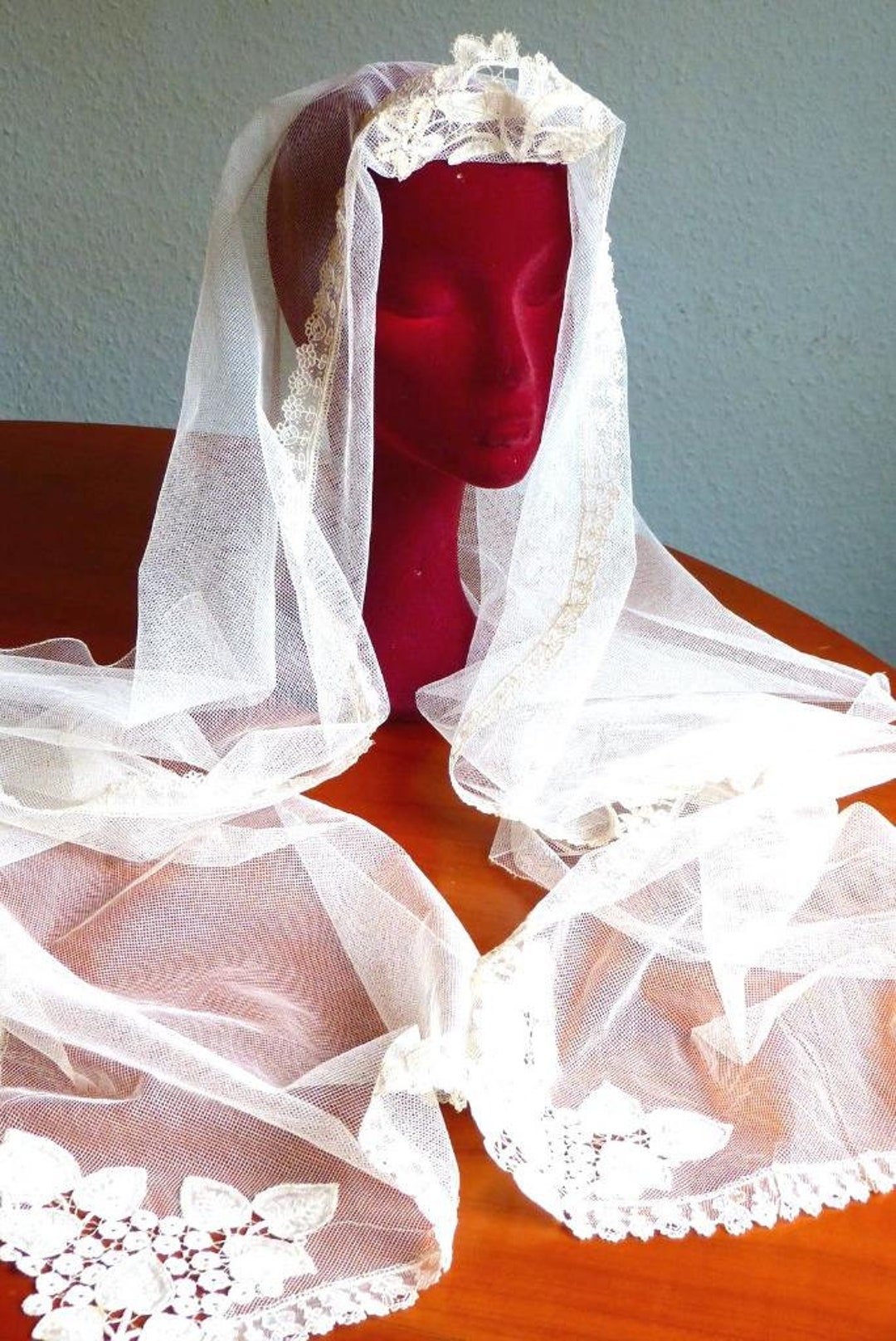Handembroidered Antique Silk Tulle Bridal Veil With Point De Gaze ...