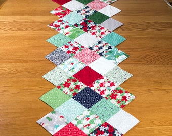 Zig Zag Table Runner | Etsy
