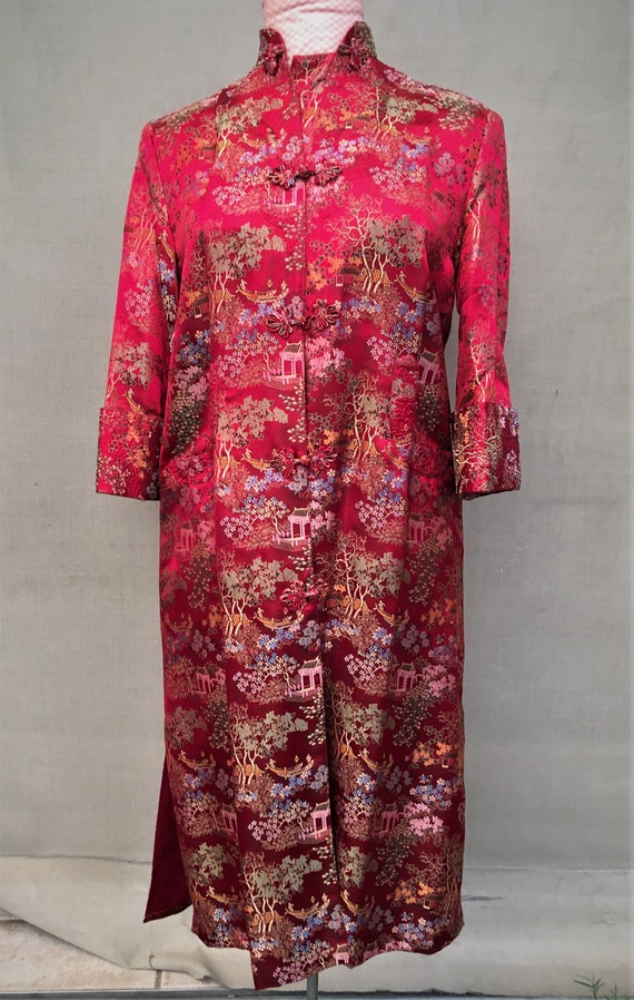 Vintage Embroidered Chinese Silk Robe Gem
