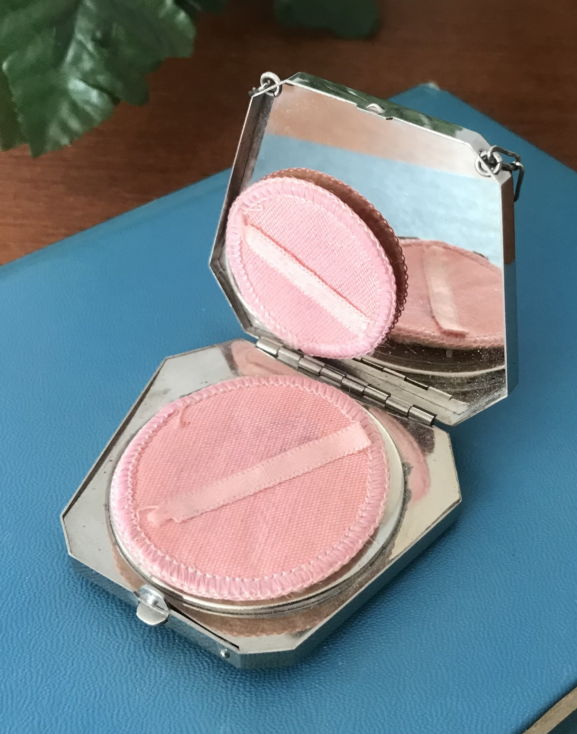 Art Deco Mcrae & Keller Wrist Makeup Compact, Vintage 1920's Compact ...