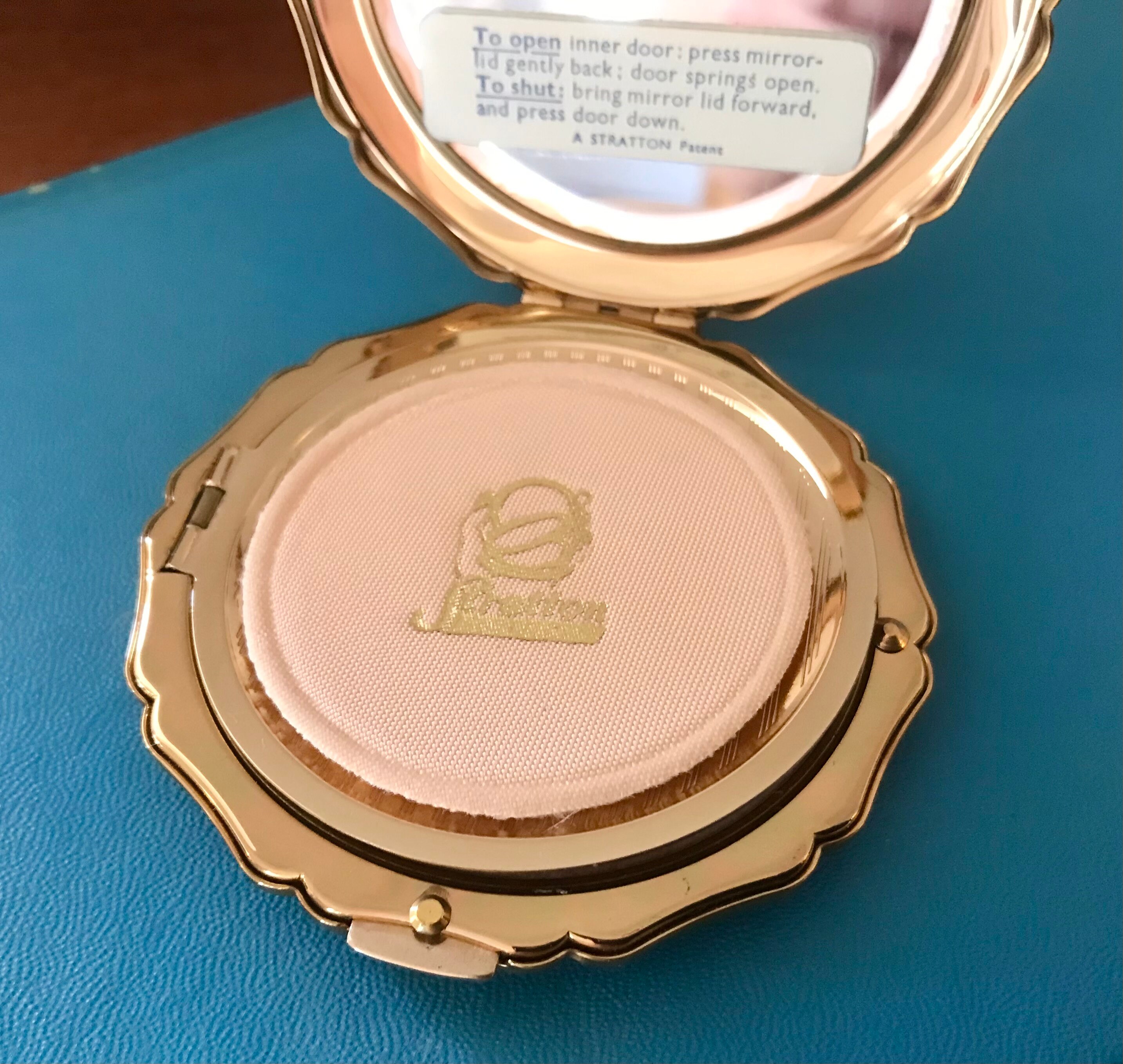 Stratton R.M.S. queen Elizabeth' Powder Compact, Vintage 1950's/1960's ...