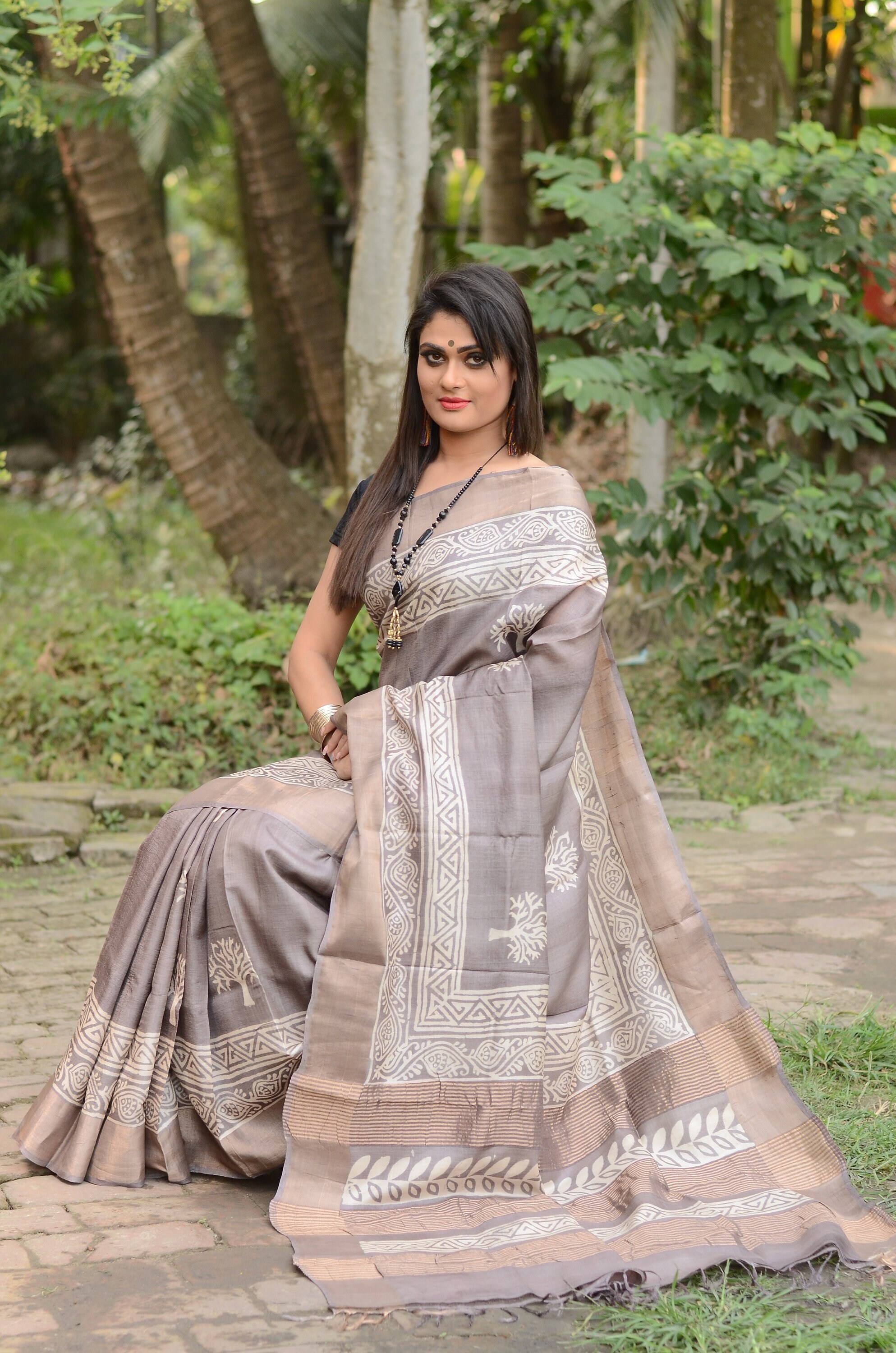 Pure Zari Tussar Saree with Block Print safari-reizen.nl