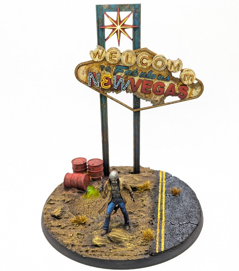 Diorama Fallout New Vegas, NCR Ranger in Front of New Vegas Sign - Etsy