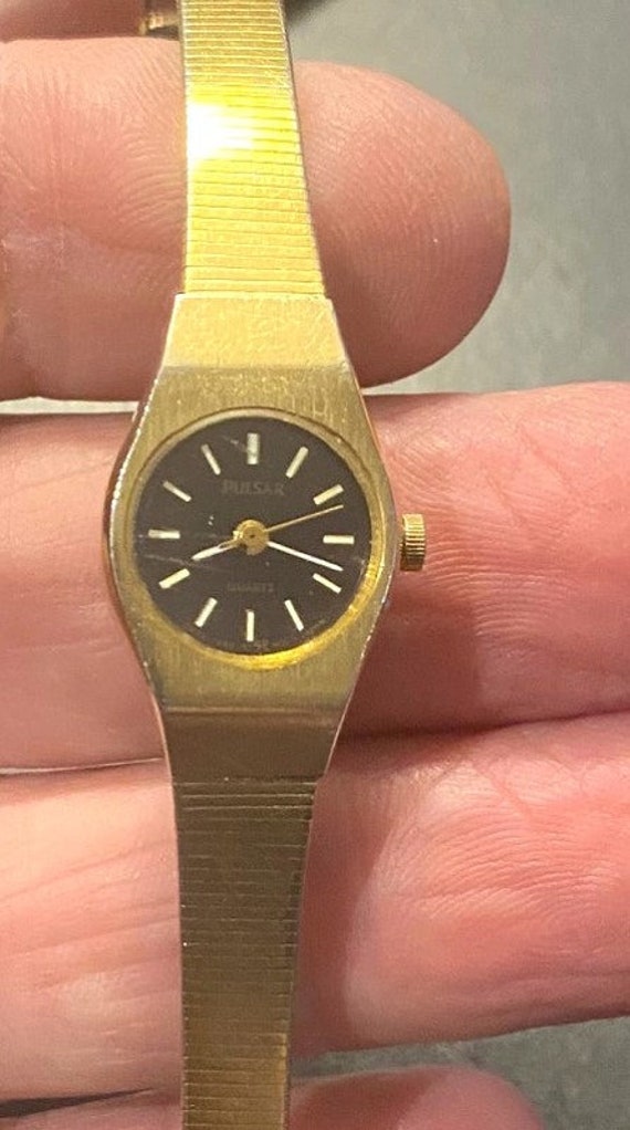 Vintage Seiko Pulsar Women Wristwatch Day/Date Quartz… - Gem