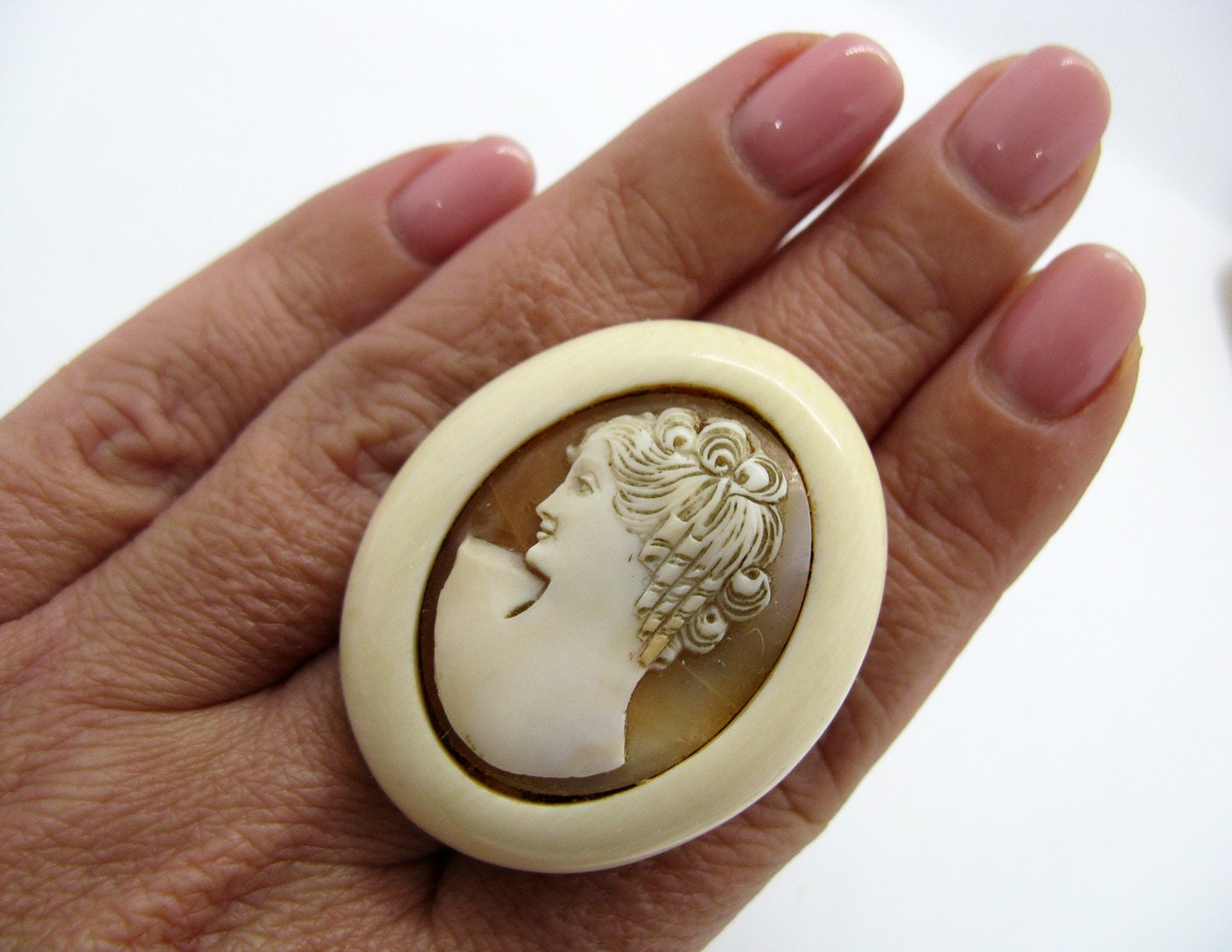 Rare Vintage Brooch, Natural Shell, Hand Carved - Etsy
