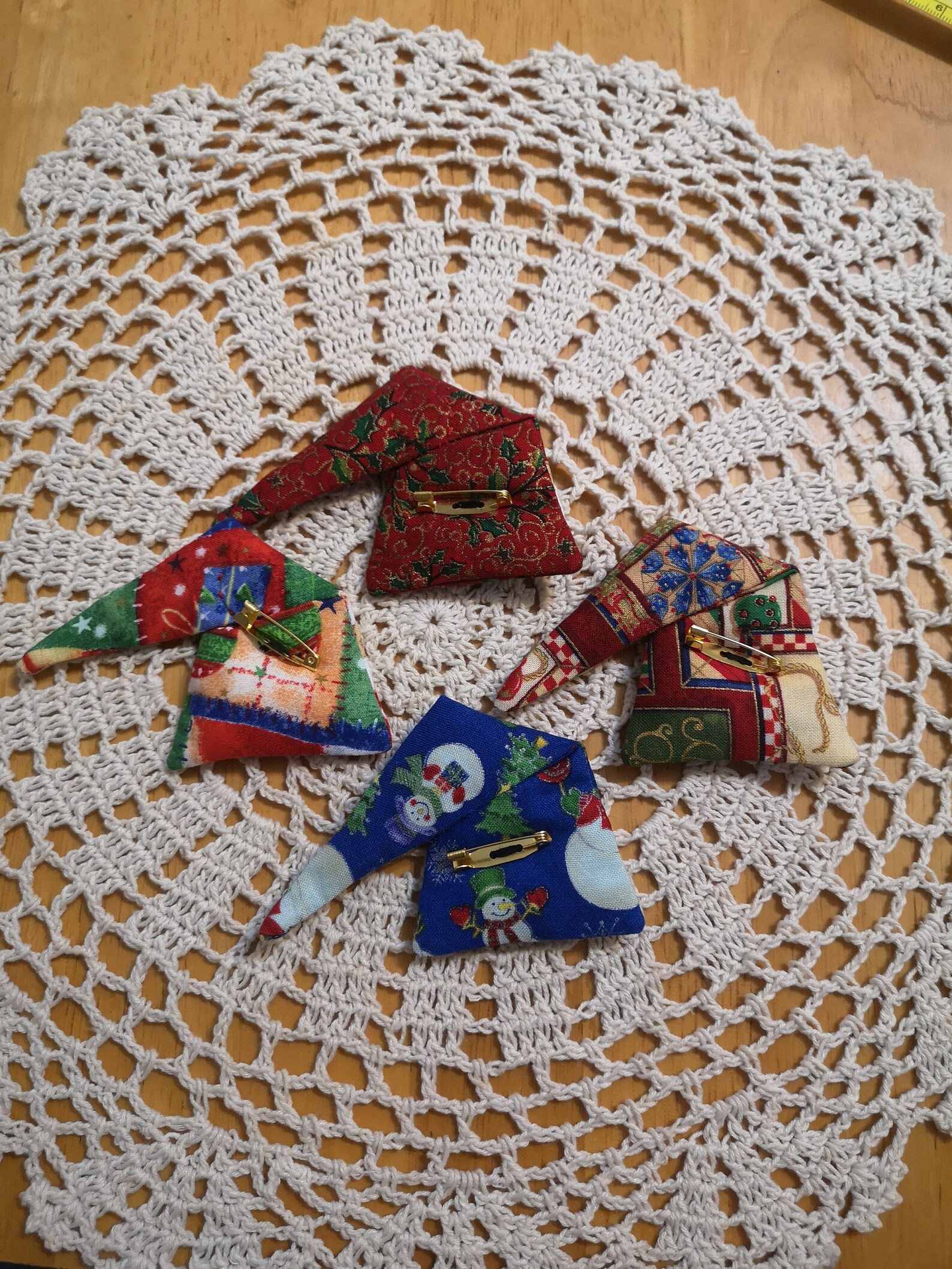 Fabric Santa Brooch / Fridge Magnet / Christmas Decoration - Etsy