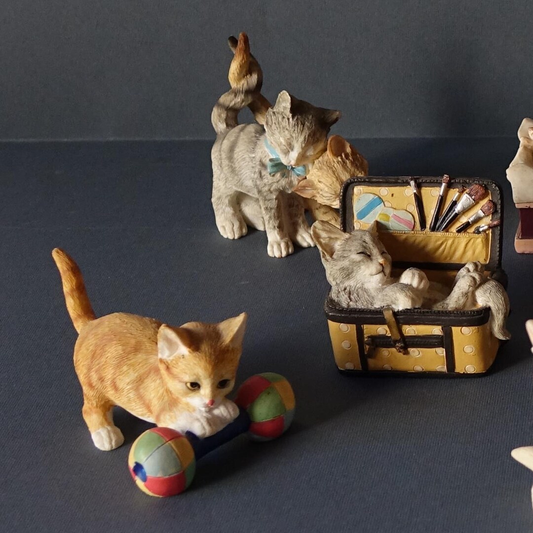 Set of 7 Vintage Cat Miniatures, Recomposed Resin Sculpture, Hand ...
