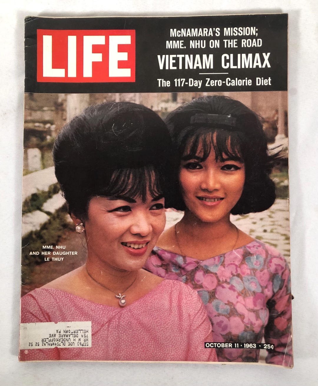 October 11 1963 Life Magazine Madame Nhu and Her Daughter Le Thuy on ...