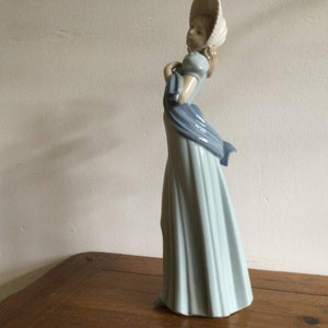 Lladro Nao Lady in Bonnet and Shaw 10289 - Etsy