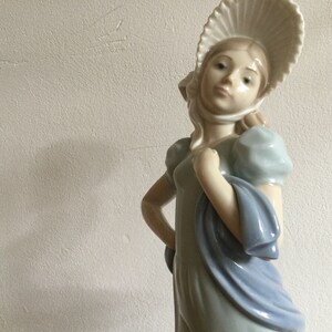 Lladro Nao Lady in Bonnet and Shaw 10289 - Etsy