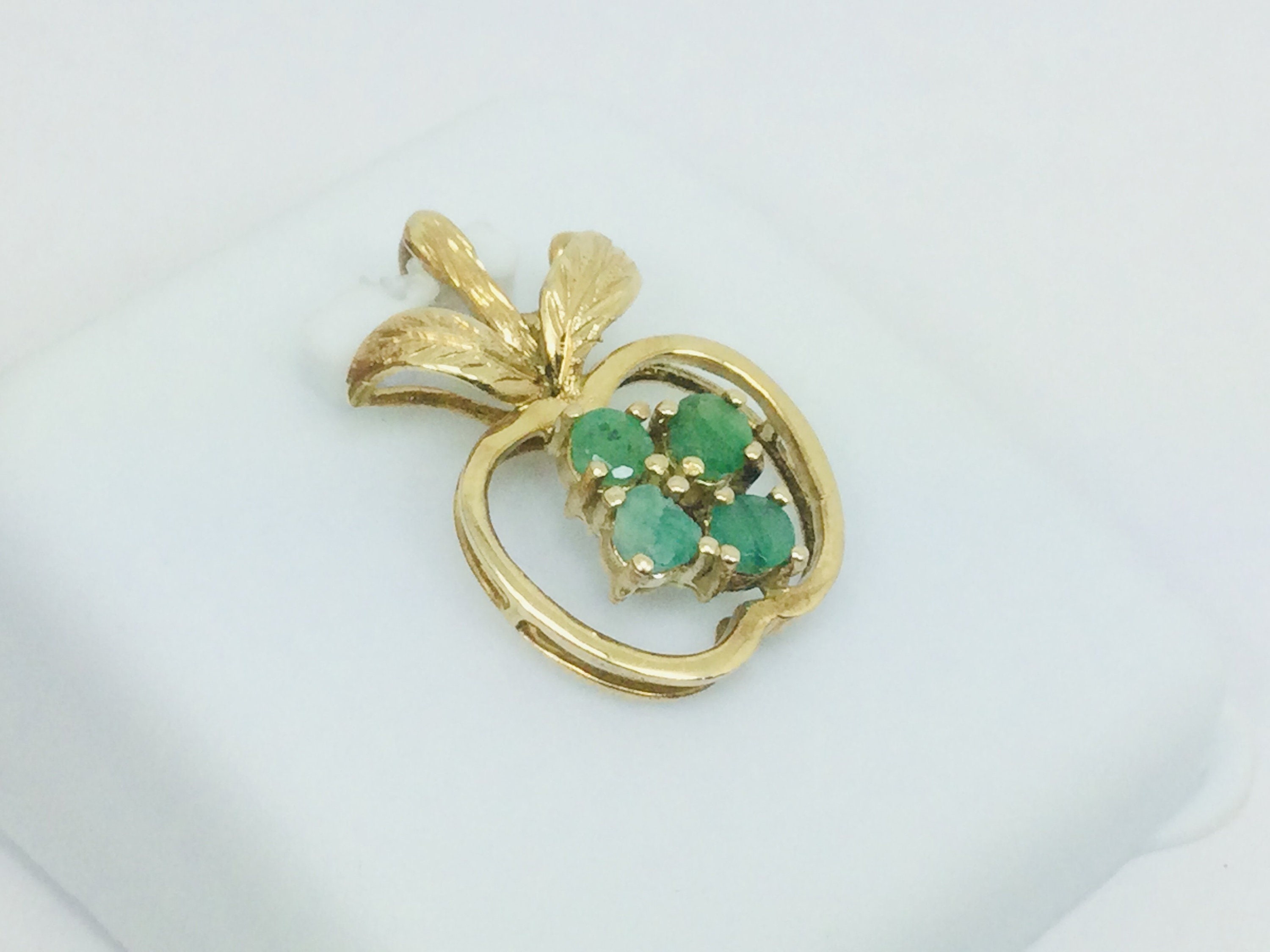 14k Yellow Gold Round Cut 28pt Emerald Apple Pendent - Etsy UK