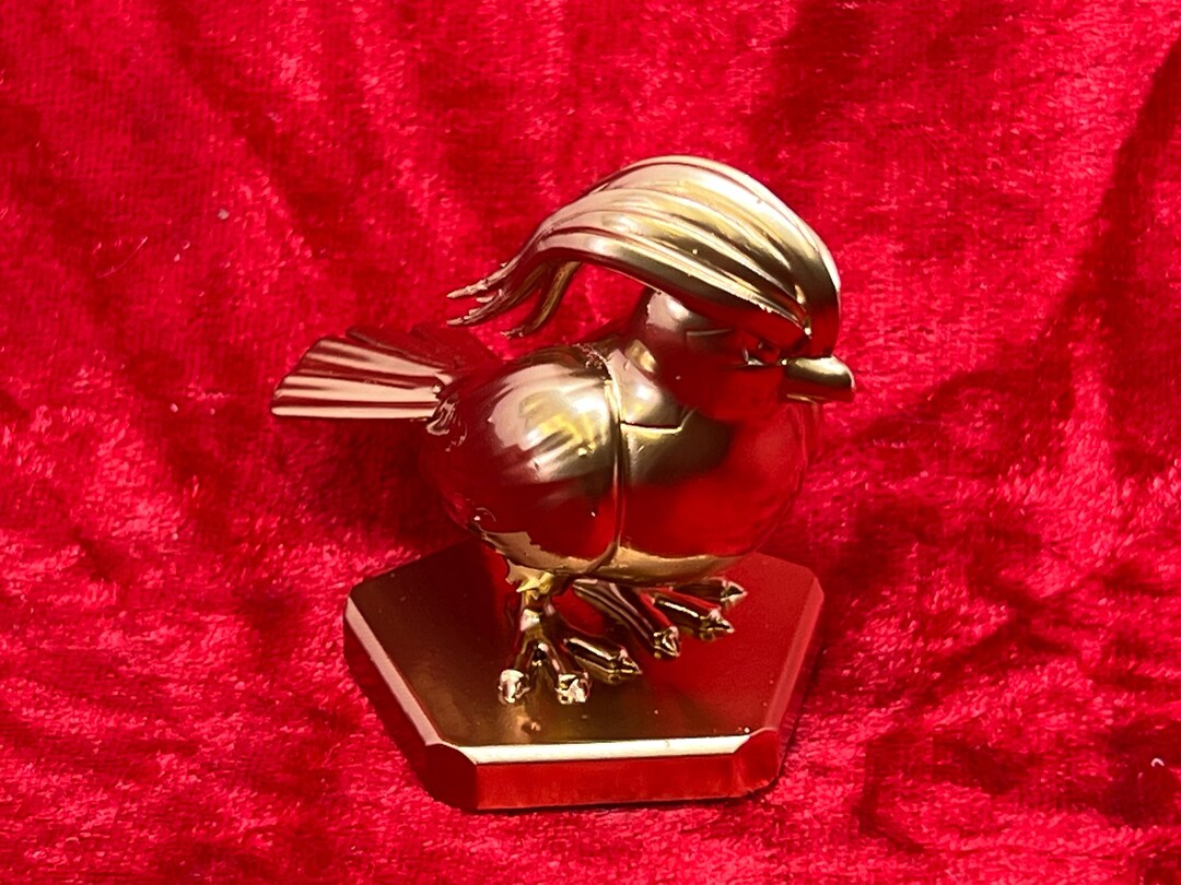 Pokemon 018 Pidgeot Gold TCG Statue - Etsy