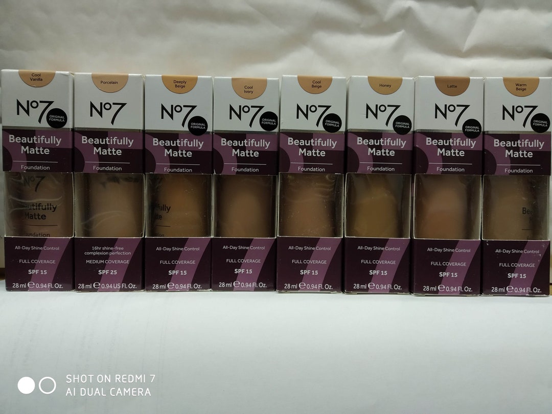 Boots N07 BEAUTIFULLY MATTE FOUNDATION 28ml Medium Coverage SPF25 ...