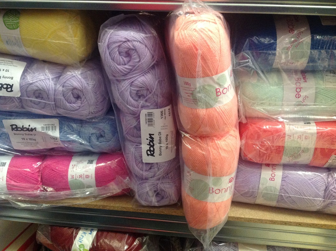 Robin Bonny Babe Soft Blend Double Knitting Wool Yarn 5 X 100g Balls of ...