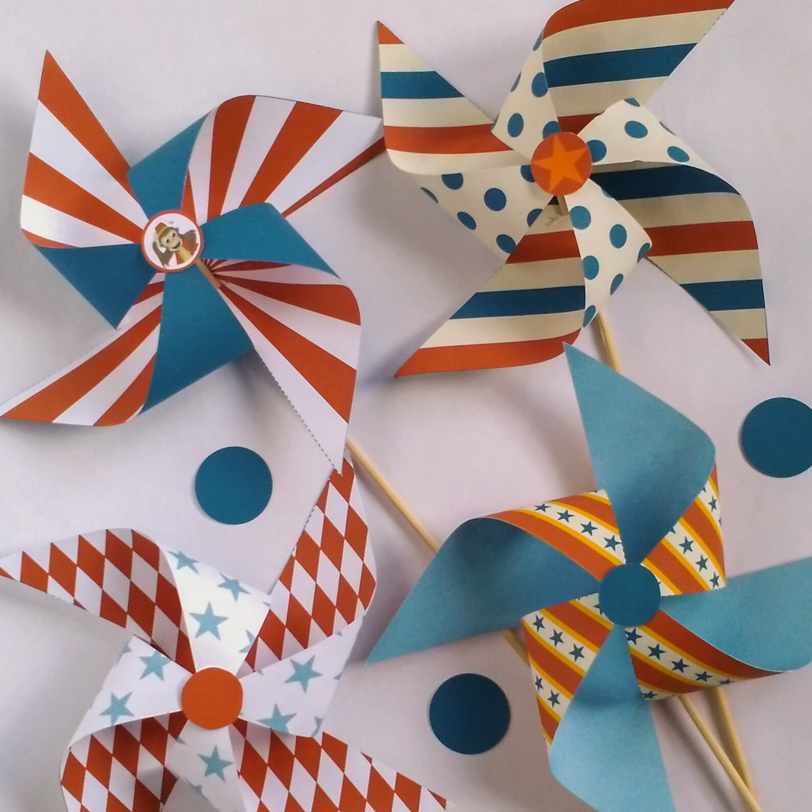 PRINTABLE DECORATIVE PINWHEELS for circus Party | Etsy